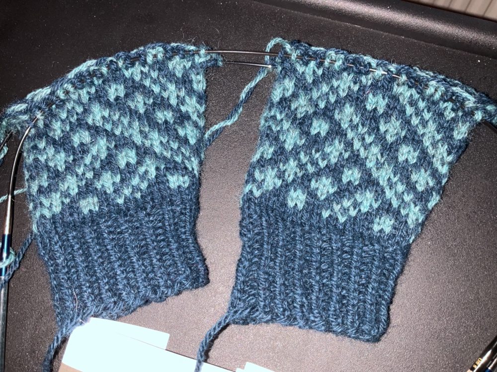 YOP12 Week 33/52 – Colour work mittens – HighlandHeffalump